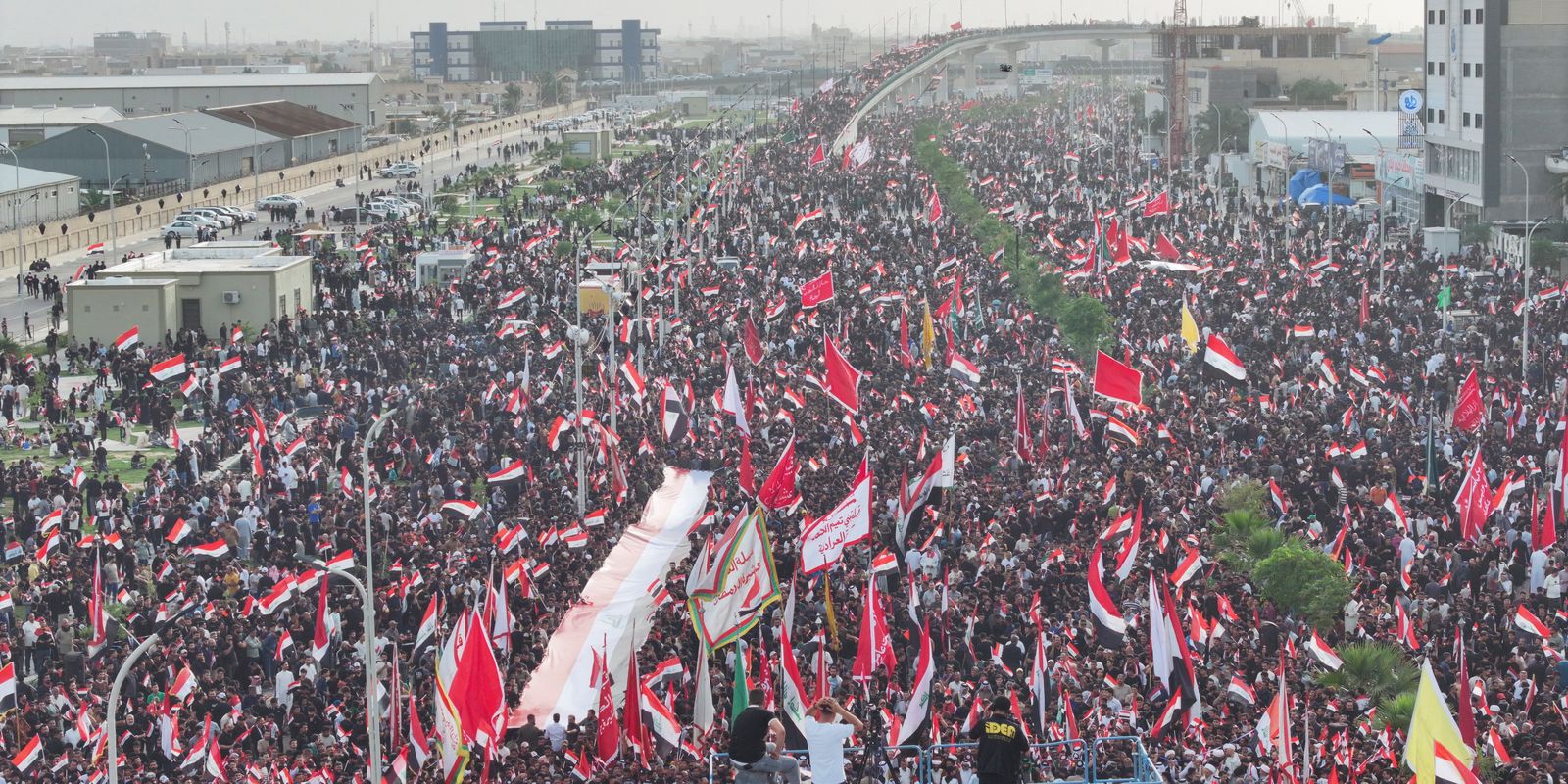 Multidões no Irã marcam 40º dia da morte do líder Supremo Khamenei – GS ...